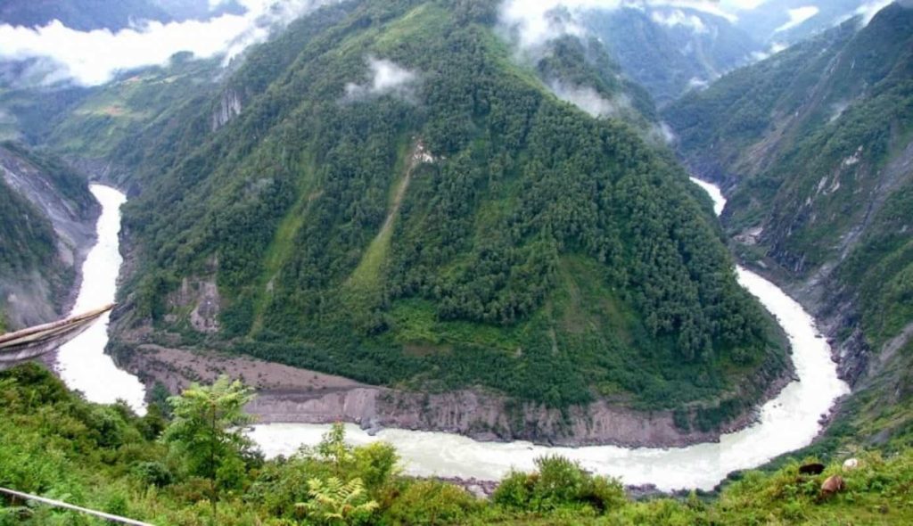 Monsoon rains causes the Brahmaputra River to burst its banks – Crickey ...
