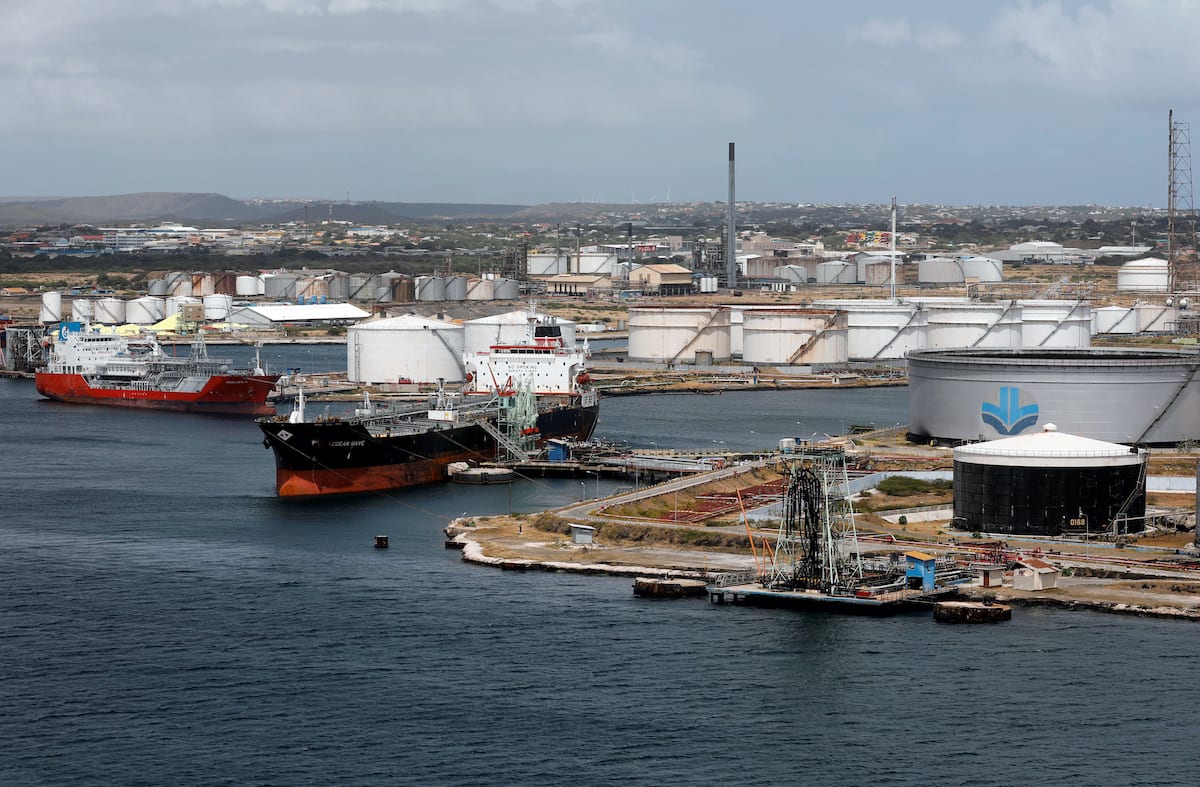 Curacao Government closes down Largest Oil Refinery in the Caribbean ...